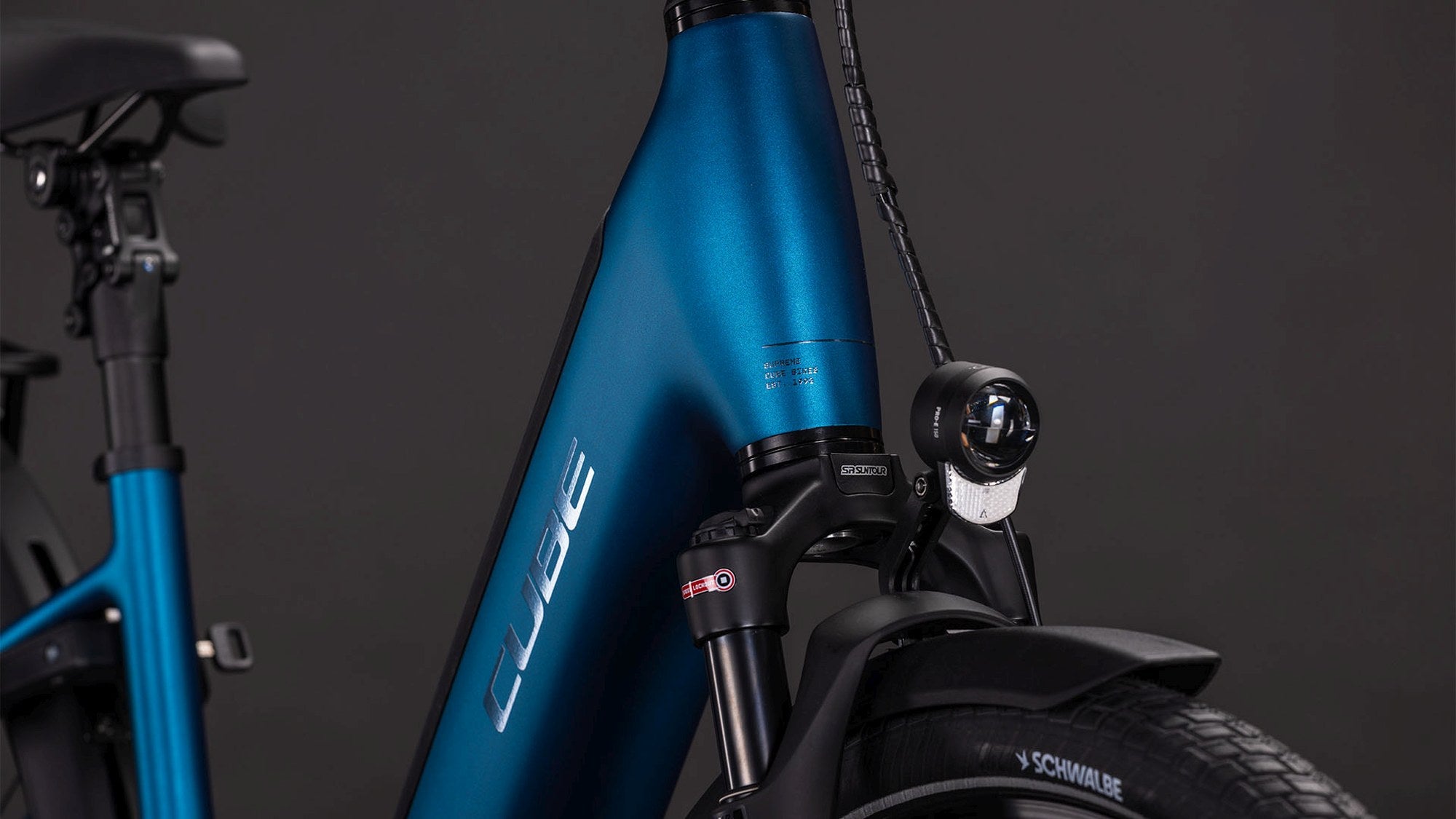 CUBE SUPREME HYBRID DELUXE PRO 600 ELECTRICBLUE/CHROME – cubestores.nl